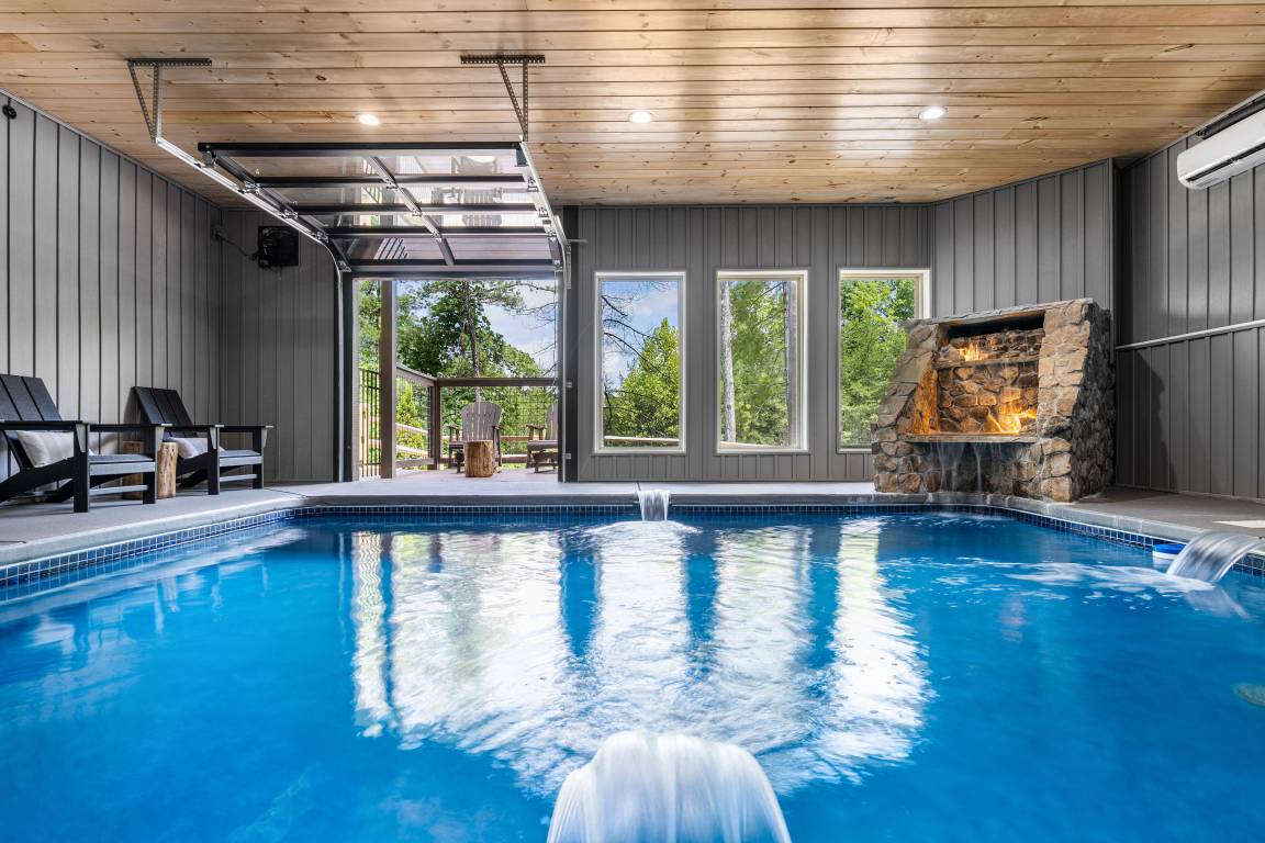 404 M² House ∙ 6 Bedrooms ∙ 20 Guests - Pigeon Forge, TN