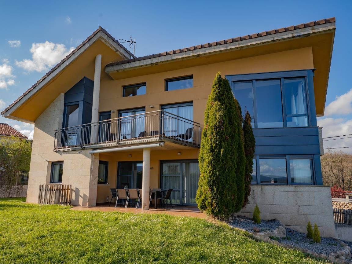 310 M² Villa ∙ 4 Habitaciones ∙ 8 Huéspedes - Villoslada de Cameros
