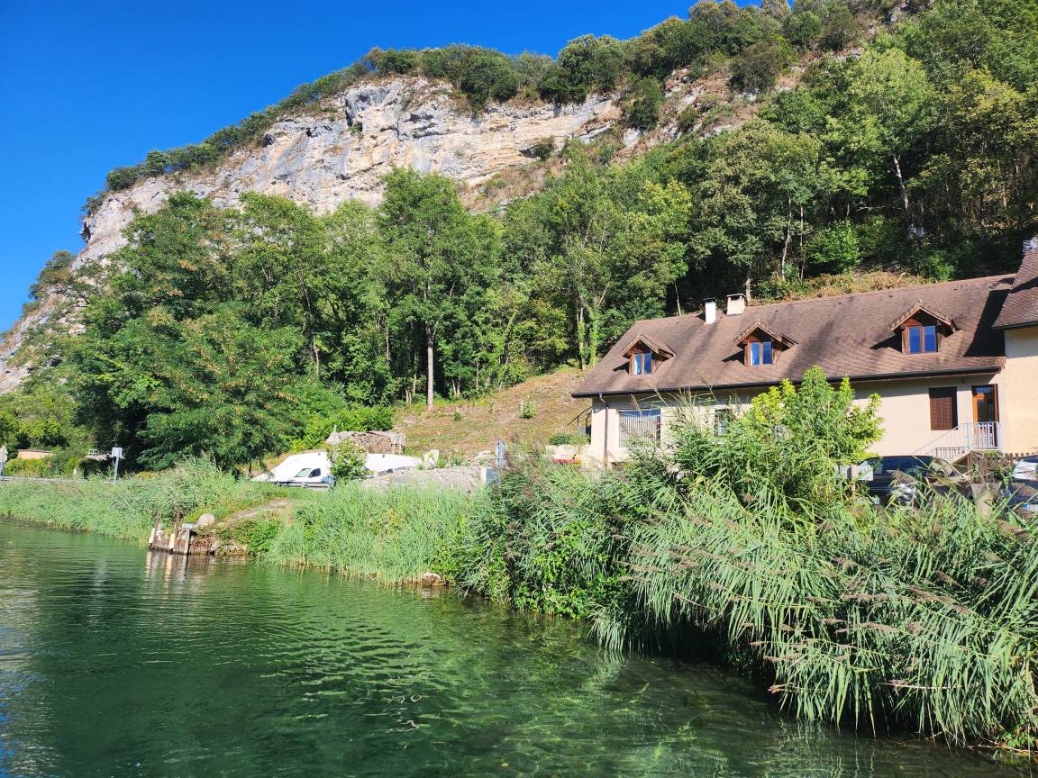 63 M² House ∙ 2 Bedrooms ∙ 4 Guests - Culoz