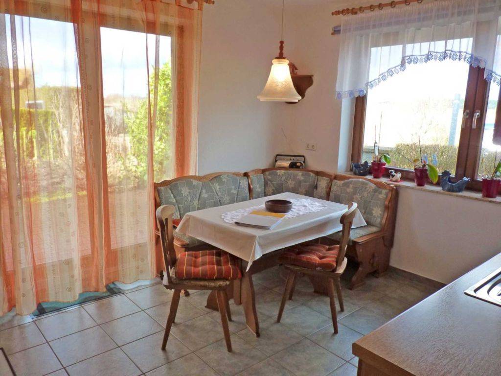 73 M² Ferienhaus ∙ 1 Schlafzimmer ∙ 3 Gäste - Waren (Müritz)