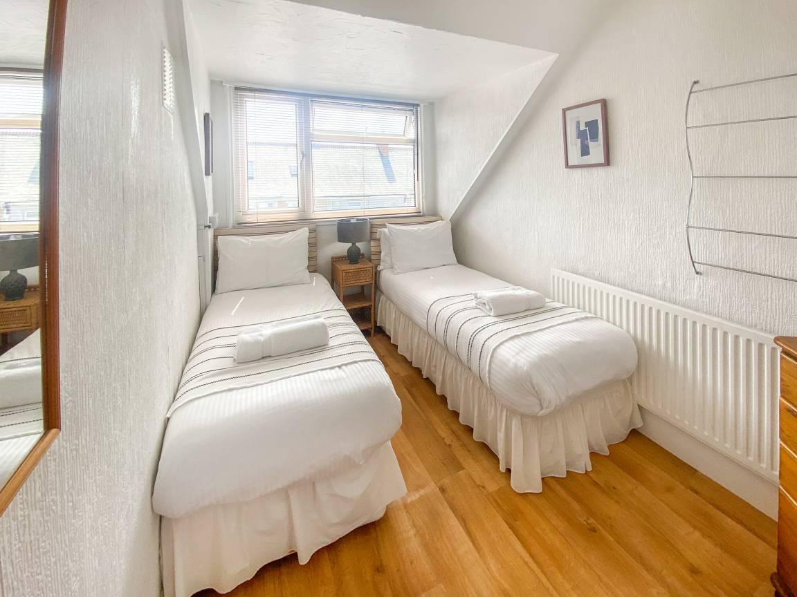 Cottage ∙ 6 Bedrooms ∙ 12 Guests - Fistral Beach