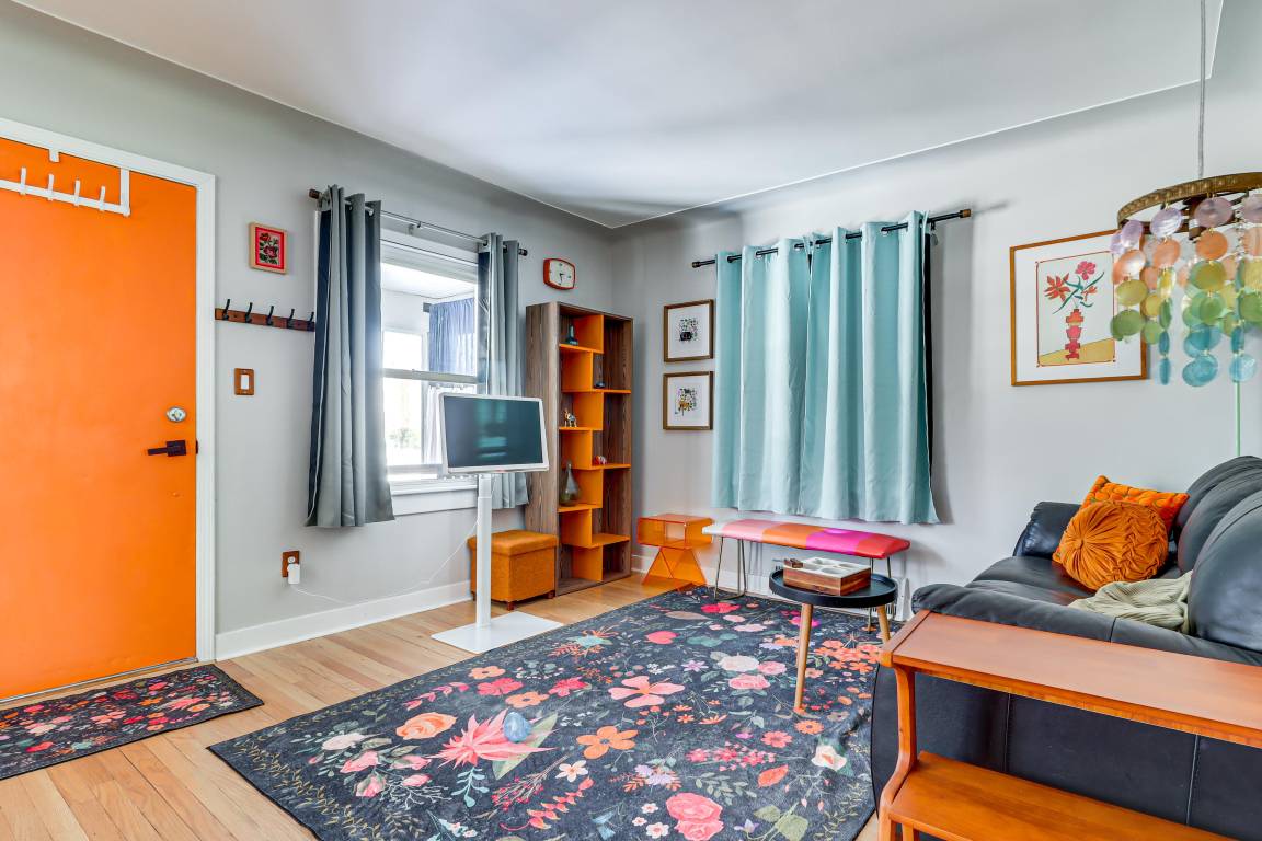 128 M² House ∙ 3 Bedrooms ∙ 5 Guests - Birmingham, MI