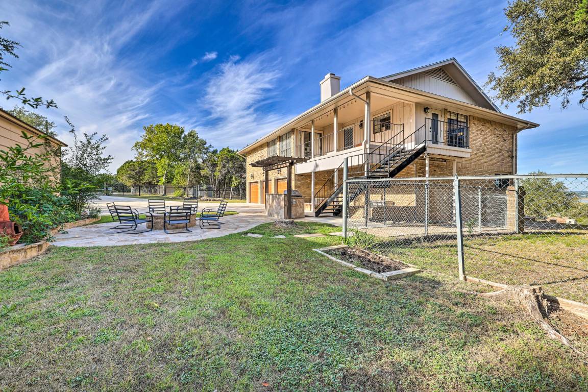 371 M² House ∙ 5 Bedrooms ∙ 17 Guests - Canyon Lake, TX