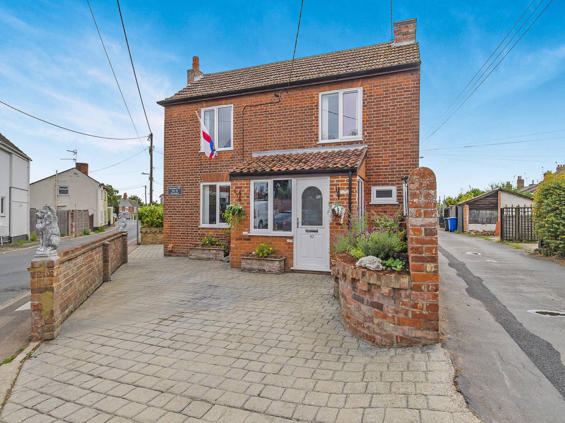 Cottage ∙ 3 Bedrooms ∙ 6 Guests - Beccles