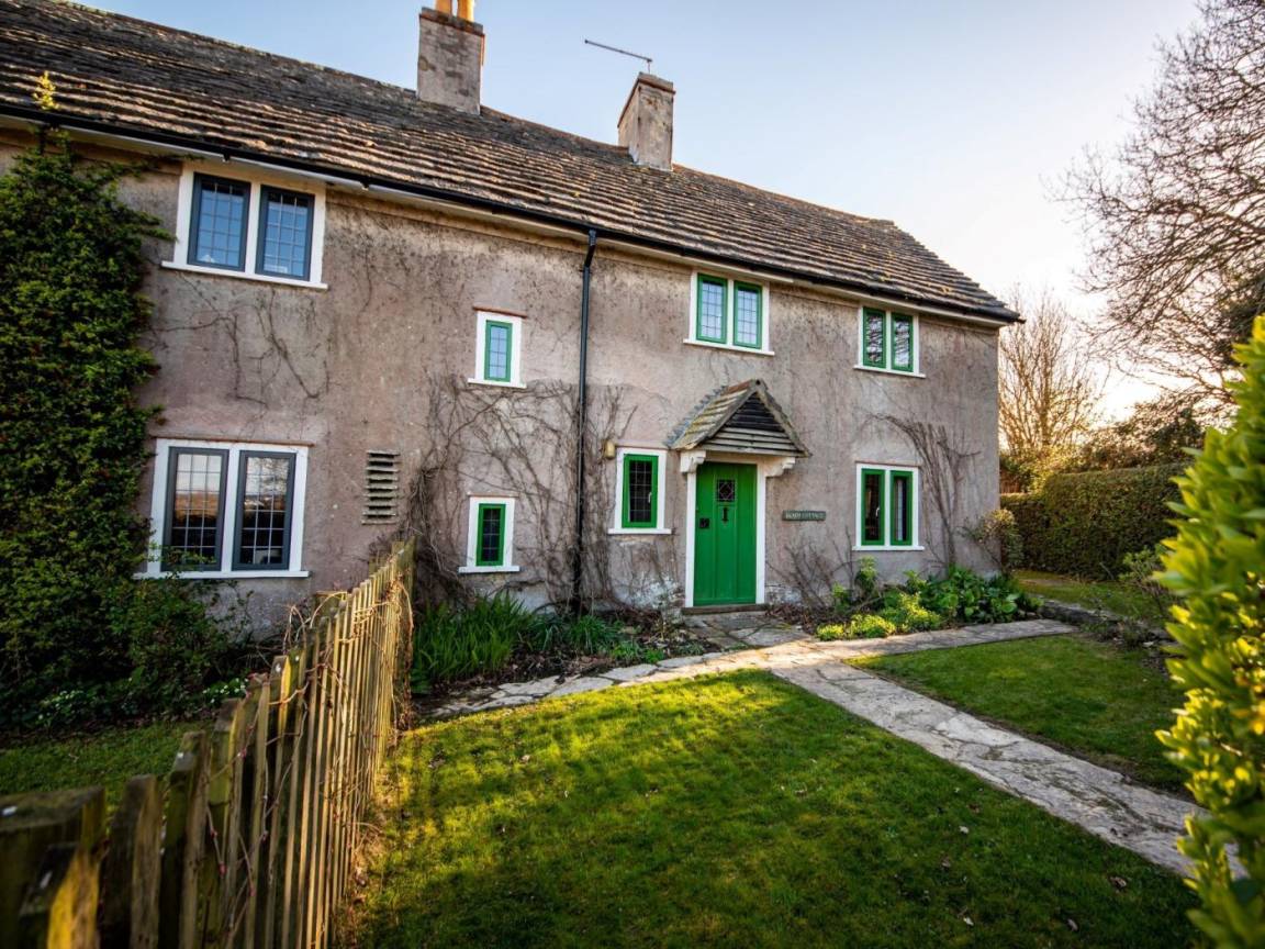 Cottage ∙ 2 Bedrooms ∙ 5 Guests - Swanage