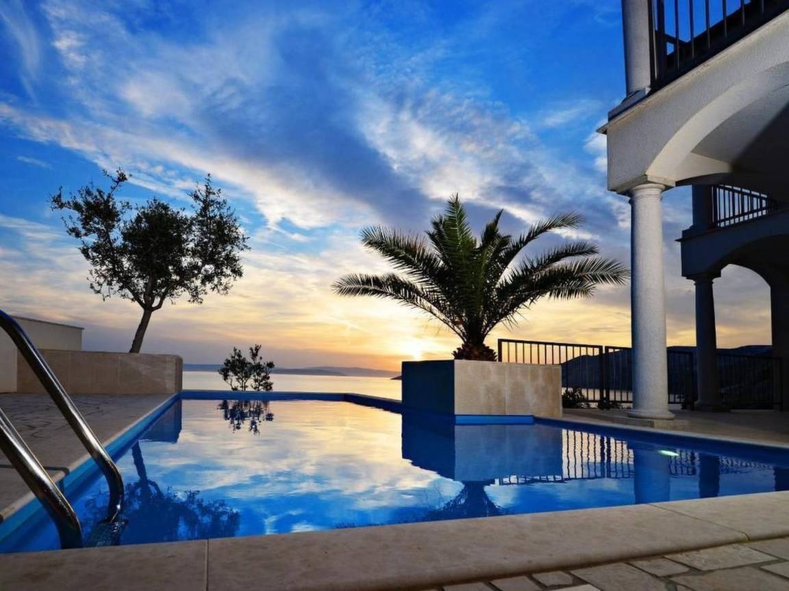 255 M² House ∙ 6 Bedrooms ∙ 12 Guests - Baška