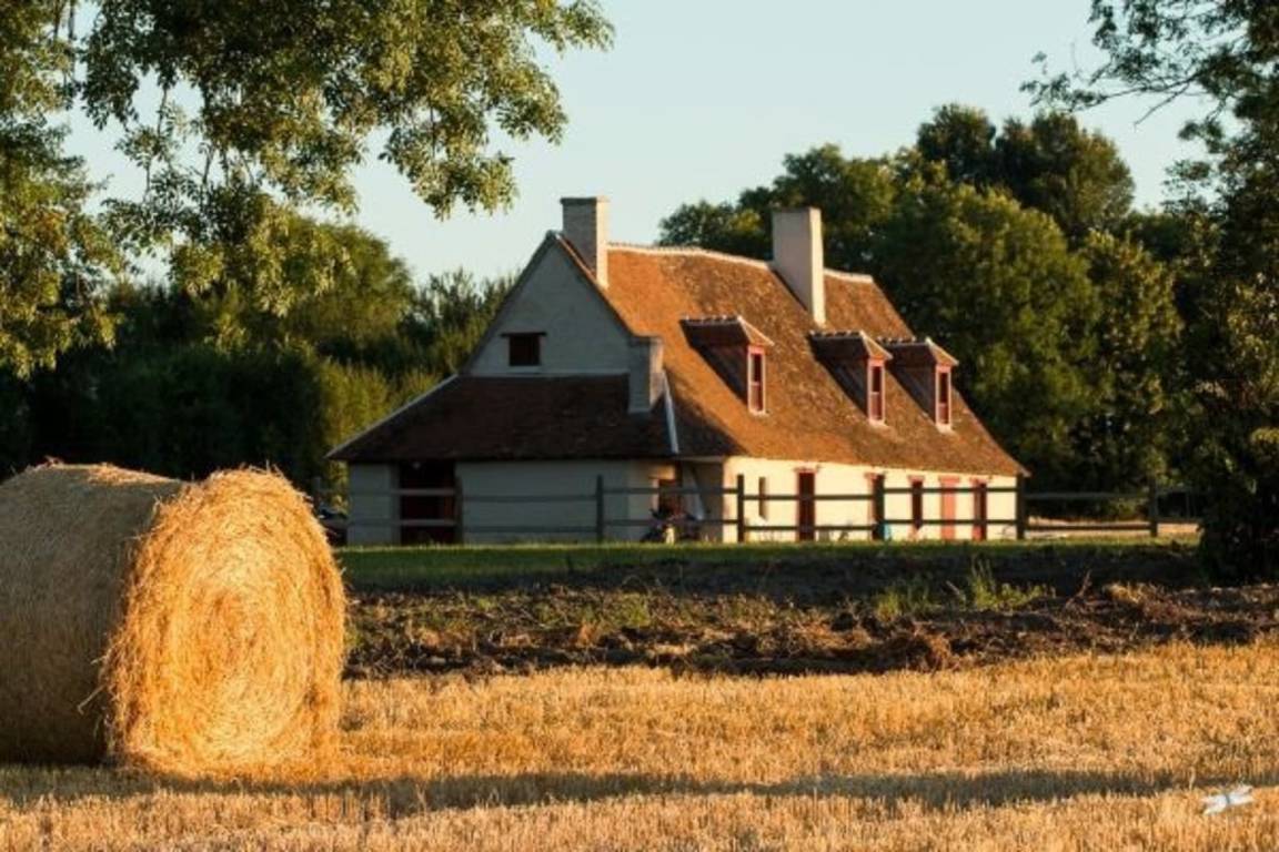 250 M² Maison De Vacances ∙ 4 Chambres ∙ 9 Personnes - Indre