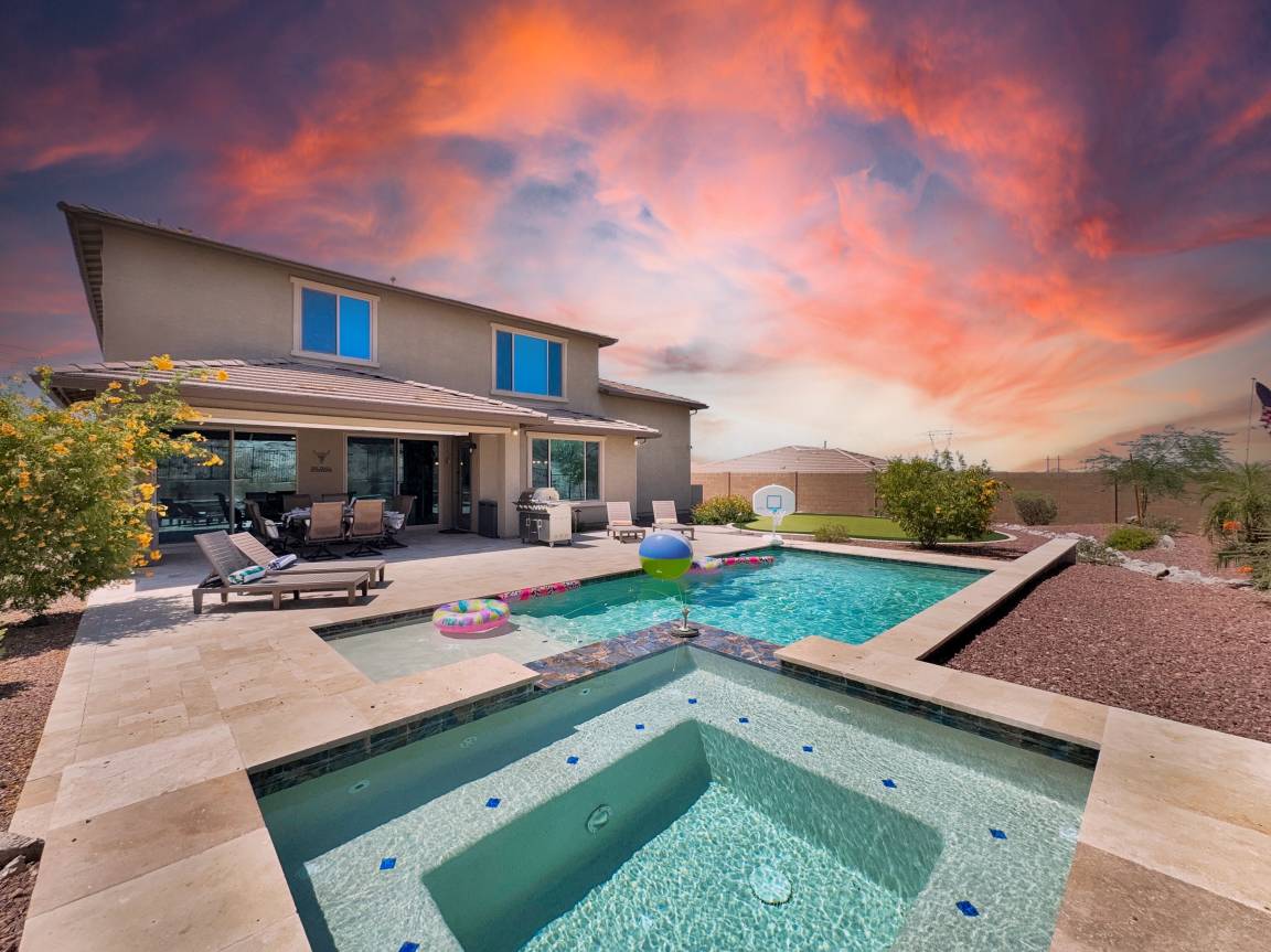 324 M² House ∙ 5 Bedrooms ∙ 14 Guests - Goodyear, AZ