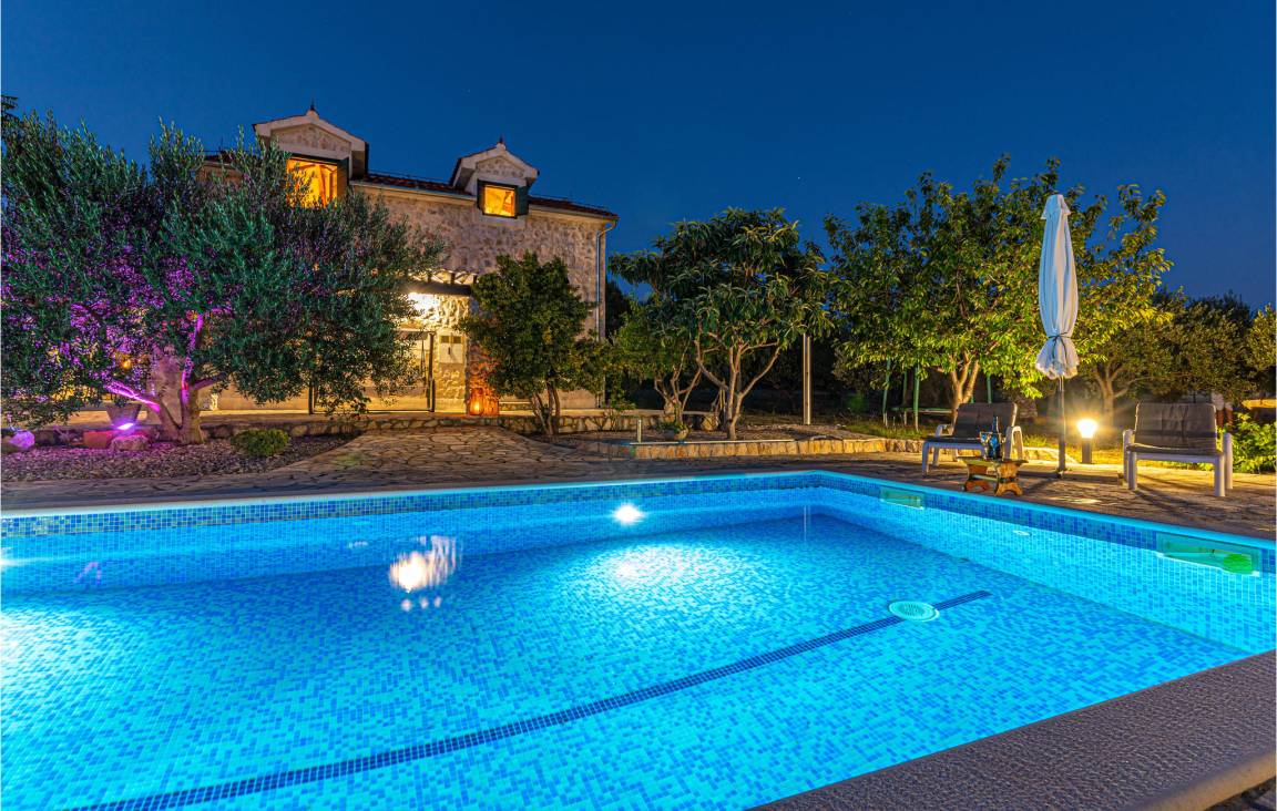 139 M² Maison De Vacances ∙ 3 Chambres ∙ 7 Personnes - Skradin