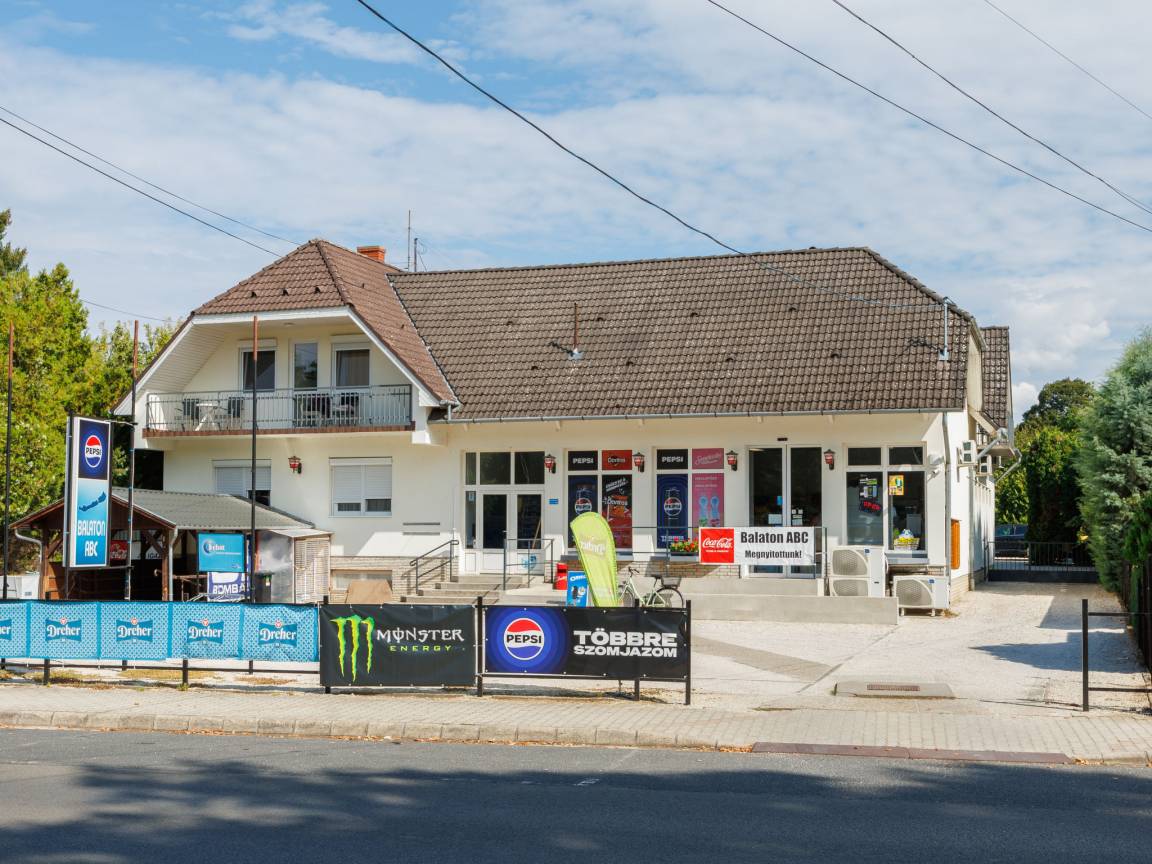 200 M² Apartment ∙ 6 Bedrooms ∙ 15 Guests - Balatonszárszó