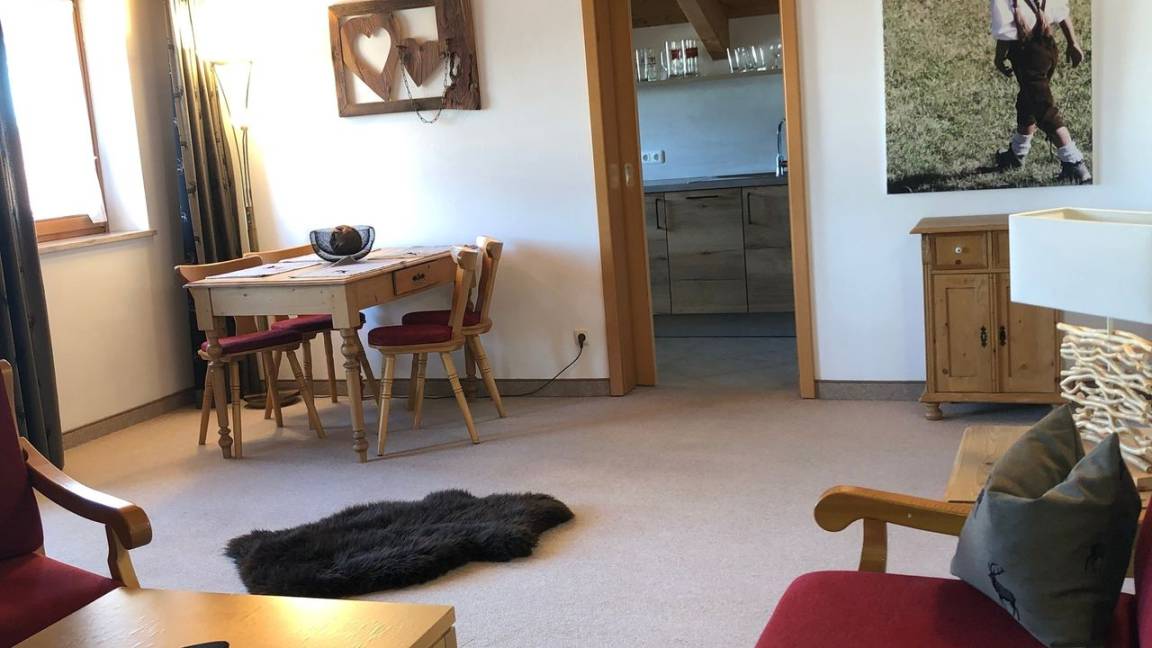 70 M² Ferienwohnung ∙ 1 Schlafzimmer ∙ 2 Gäste - Steingaden