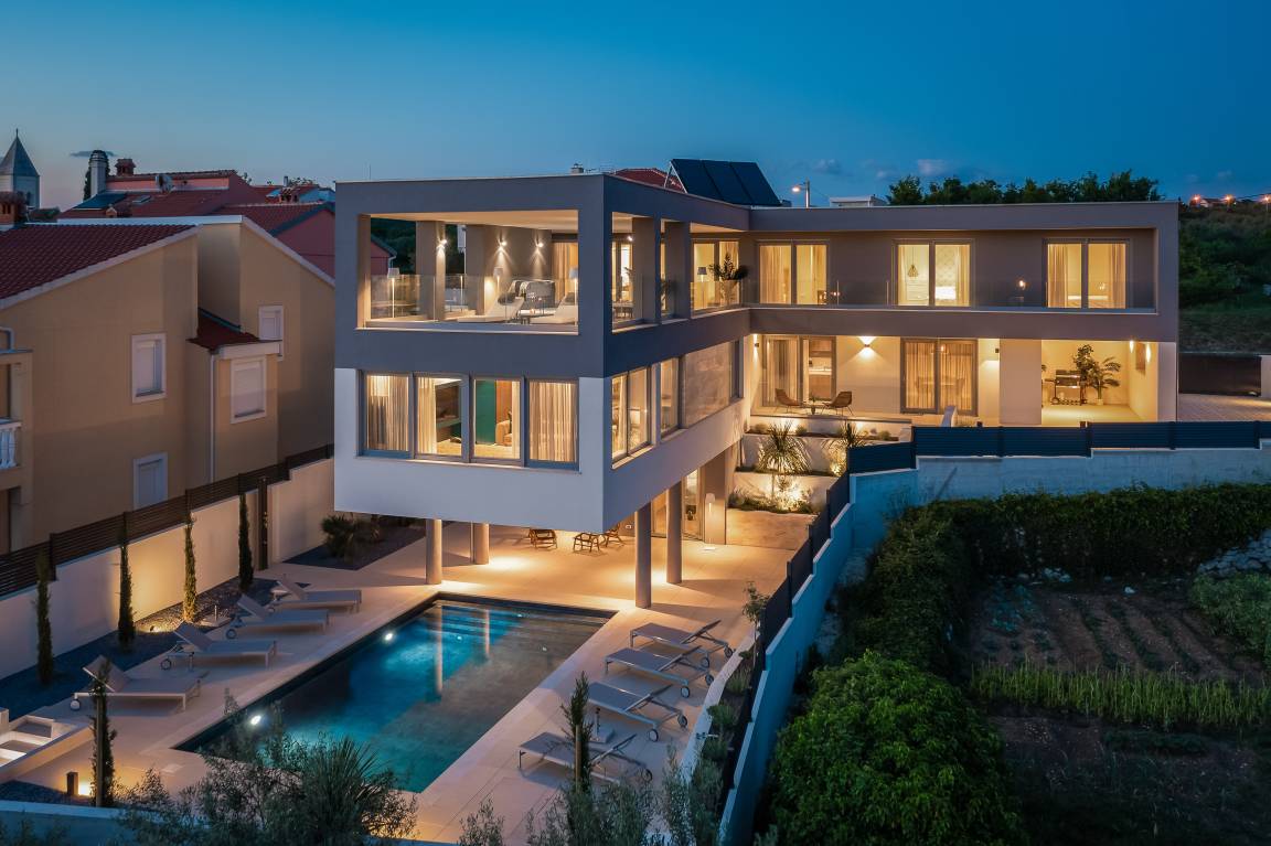 330 M² Villa ∙ 4 Bedrooms ∙ 10 Guests - Zaton