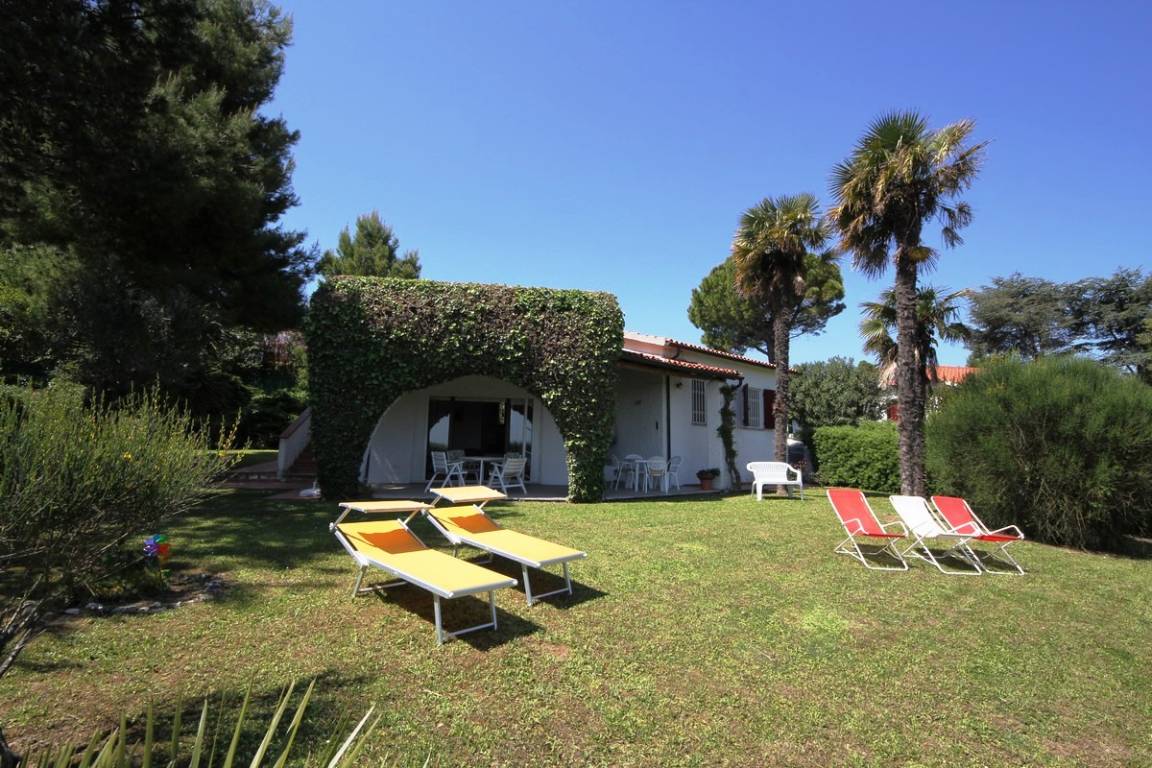 Villa ∙ 3 Bedrooms ∙ 8 Guests - Sirolo