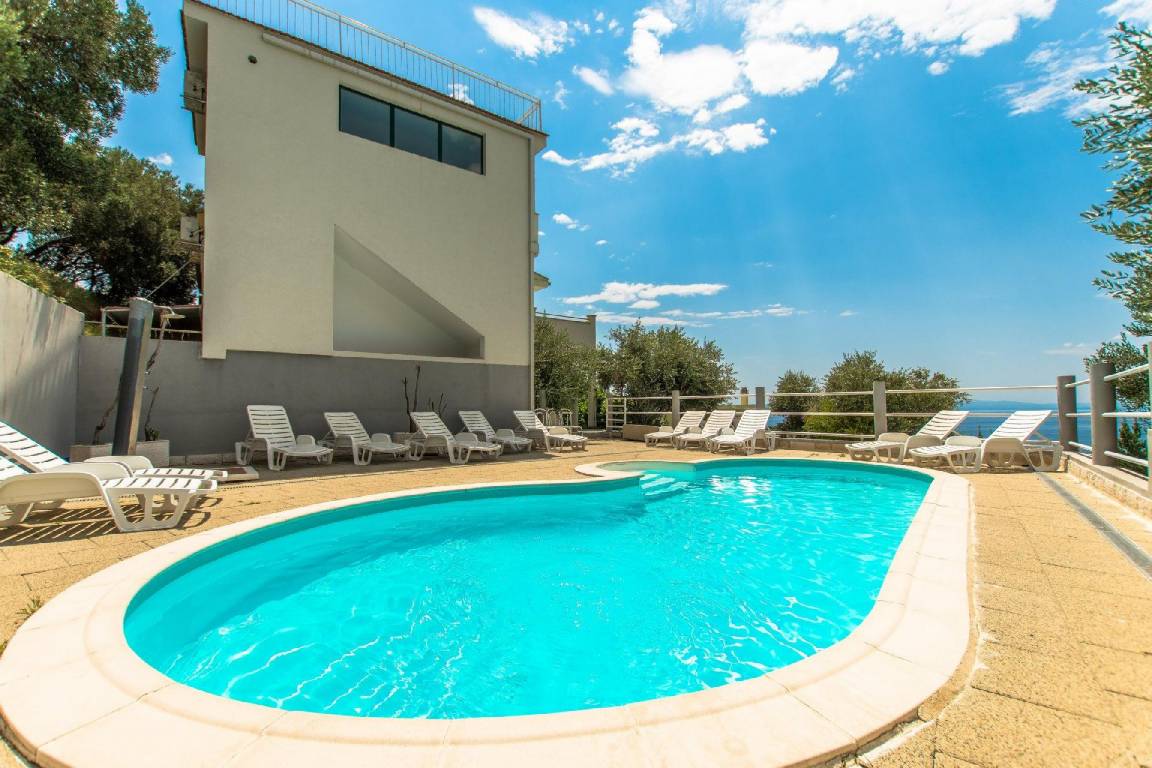 250 M² Ferienhaus ∙ 9 Schlafzimmer ∙ 22 Gäste - Tučepi