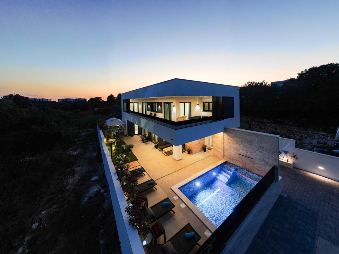 175 M² Villa ∙ 3 Schlafzimmer ∙ 8 Gäste - Premantura