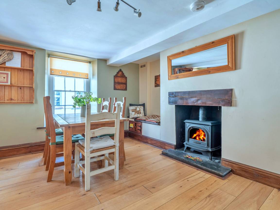 85 M² Huoneisto ∙ 2 Makuuhuonetta ∙ 4 Vierasta - Brecon