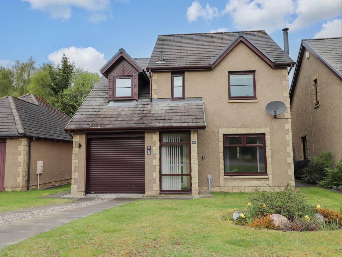 Cottage ∙ 4 Bedrooms ∙ 8 Guests - Aviemore
