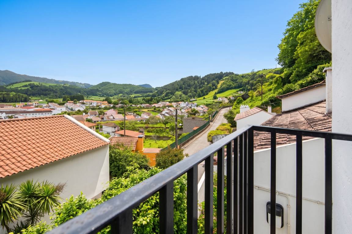 80 M² House ∙ 2 Bedrooms ∙ 4 Guests - Furnas