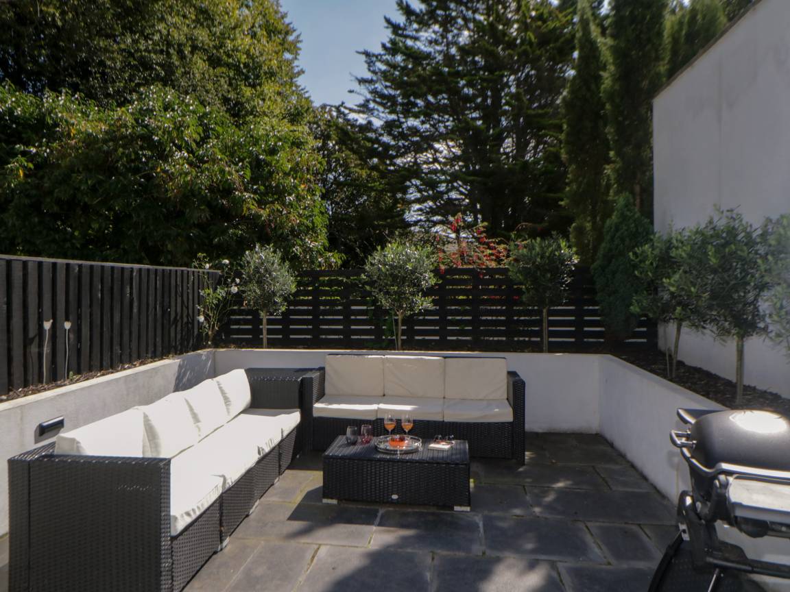 Cottage ∙ 4 Bedrooms ∙ 7 Guests - Torquay, UK
