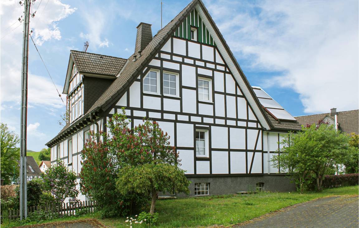 120 M² Ferienwohnung ∙ 3 Schlafzimmer ∙ 5 Gäste - Attendorn