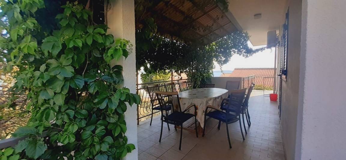 100 M² Apartment ∙ 4 Bedrooms ∙ 9 Guests - Primošten