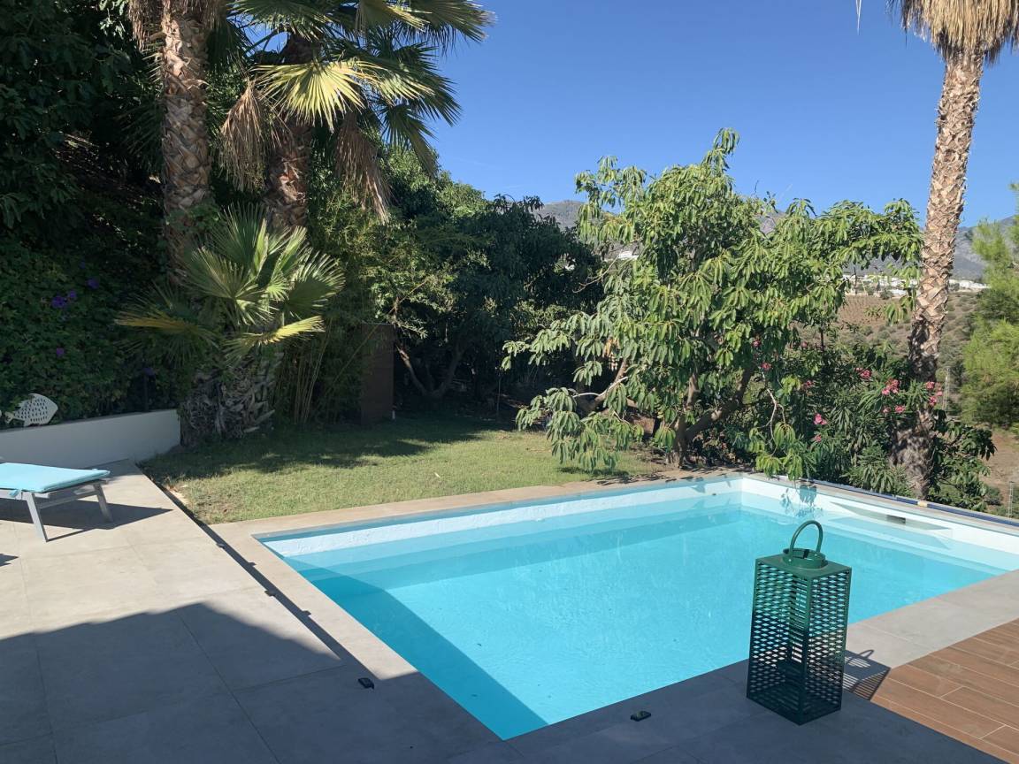 85 M² Villa ∙ 2 Makuuhuonetta ∙ 4 Vierasta - Torrox-Costa