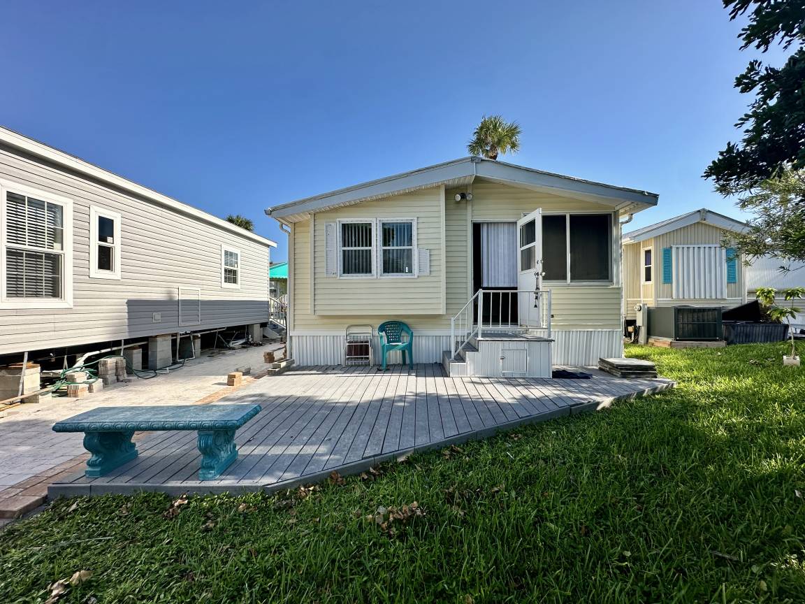 House ∙ 2 Bedrooms ∙ 4 Guests - Stuart, FL