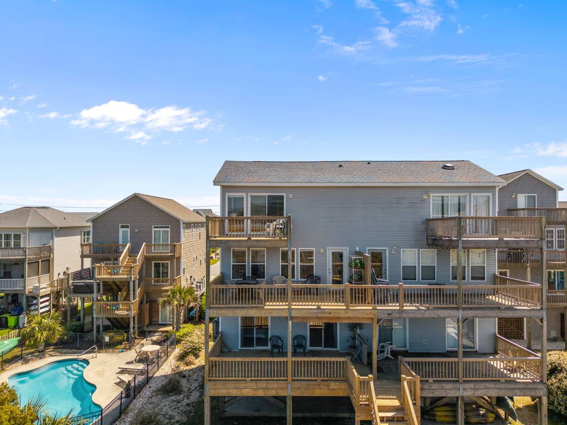 143 M² House ∙ 3 Bedrooms ∙ 6 Guests - North Topsail Beach, NC