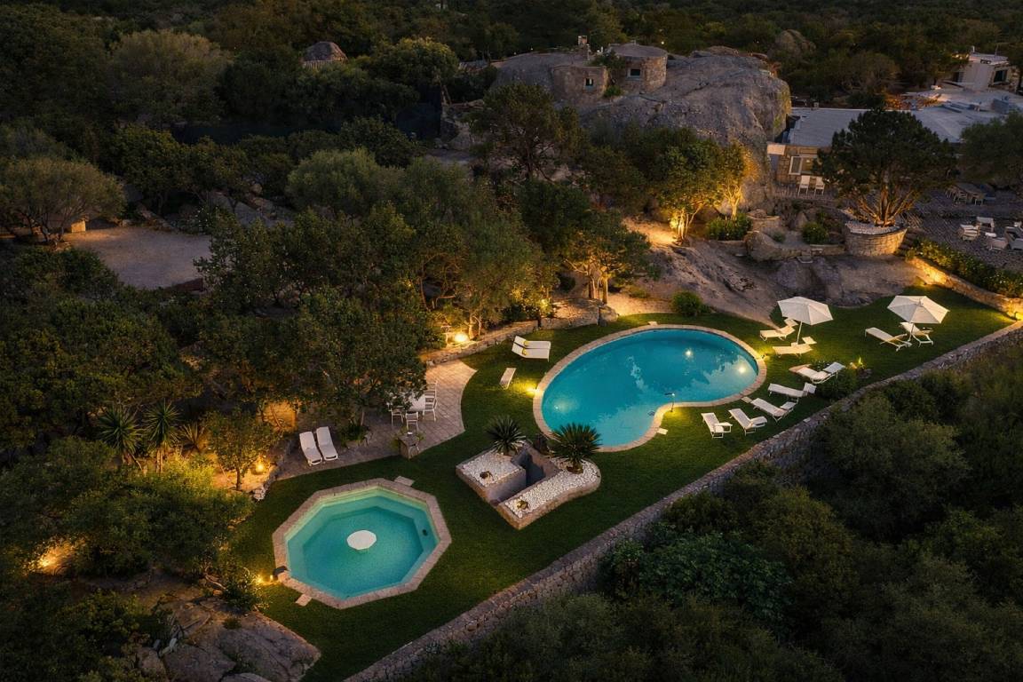 300 M² Villa ∙ 7 Makuuhuonetta ∙ 14 Vierasta - Golfo Aranci