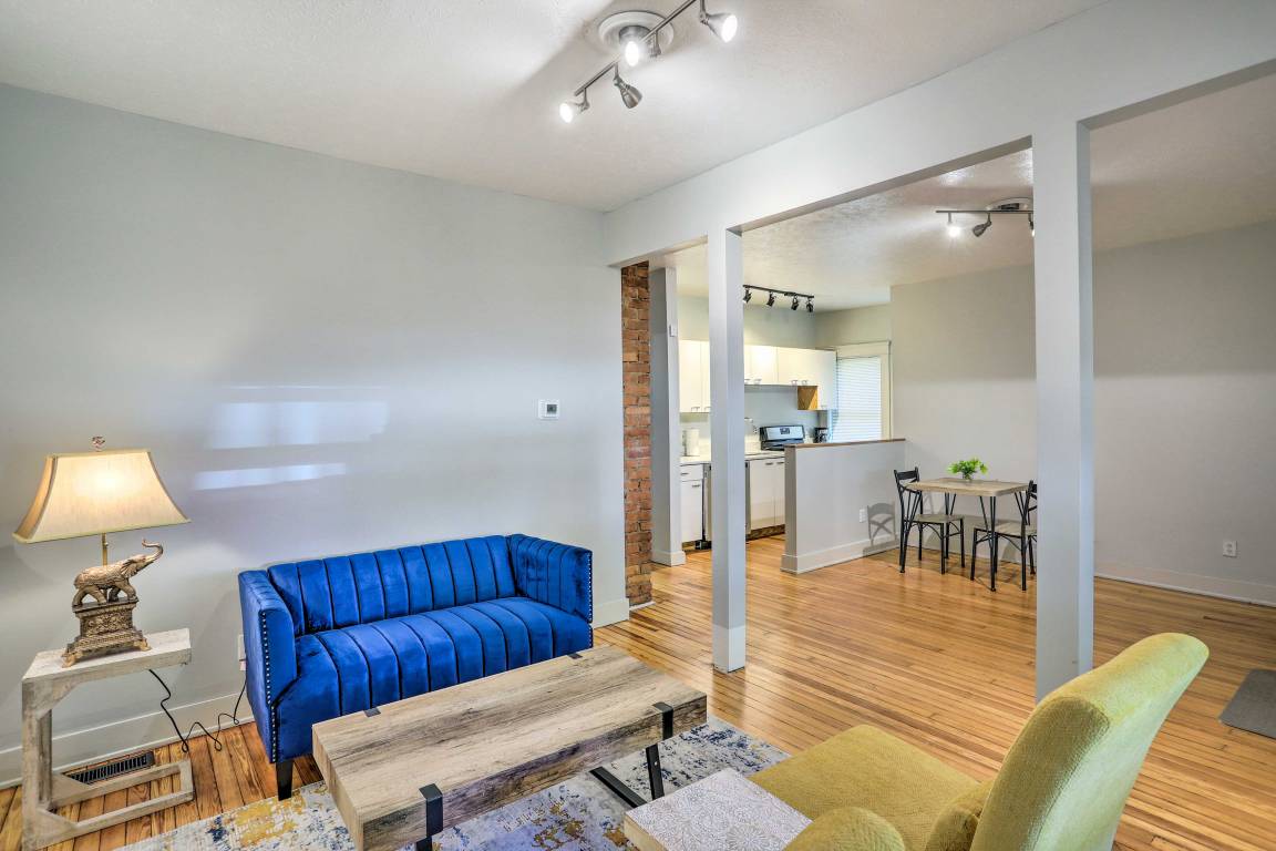 92 M² Apartment ∙ 2 Bedrooms ∙ 4 Guests - Parma, OH