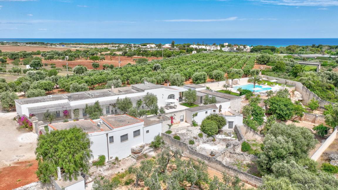 450 M² Villa ∙ 11 Bedrooms ∙ 21 Guests - Cisternino