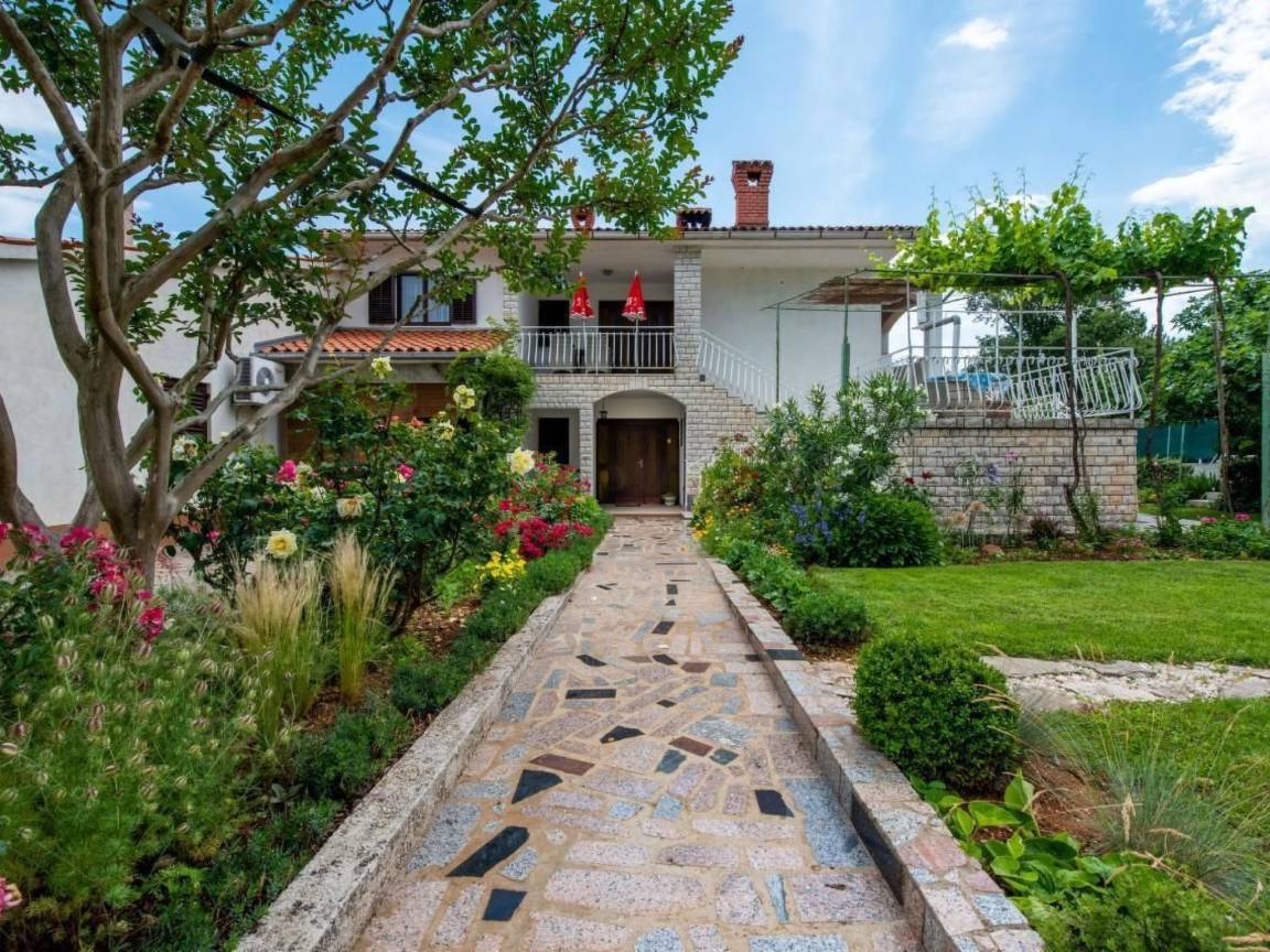 100 M² Apartment ∙ 3 Bedrooms ∙ 7 Guests - Labin