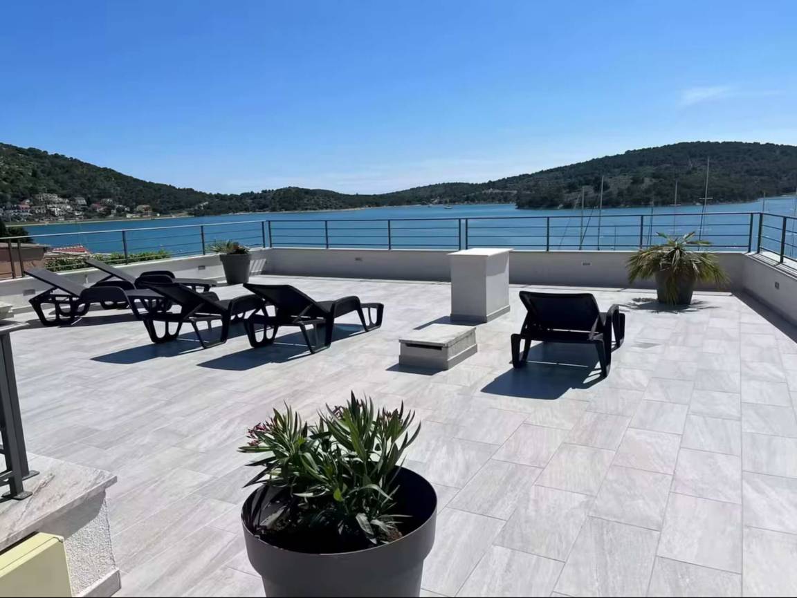 100 M² Apartment ∙ 3 Bedrooms ∙ 6 Guests - Murter