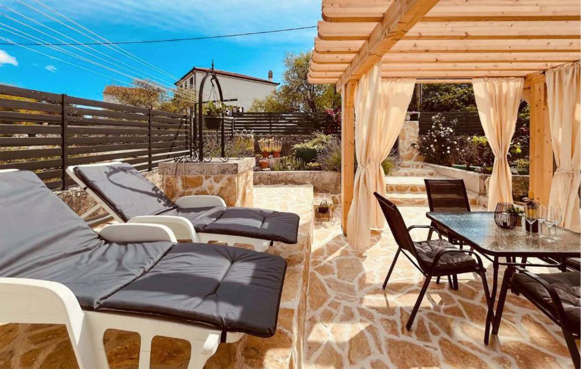 55 M² Ferienhaus ∙ 2 Schlafzimmer ∙ 4 Gäste - Primošten