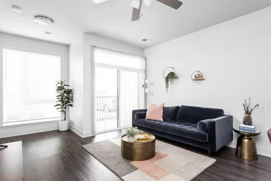 Apartment ∙ 3 Bedrooms ∙ 6 Guests - Castleton, IN