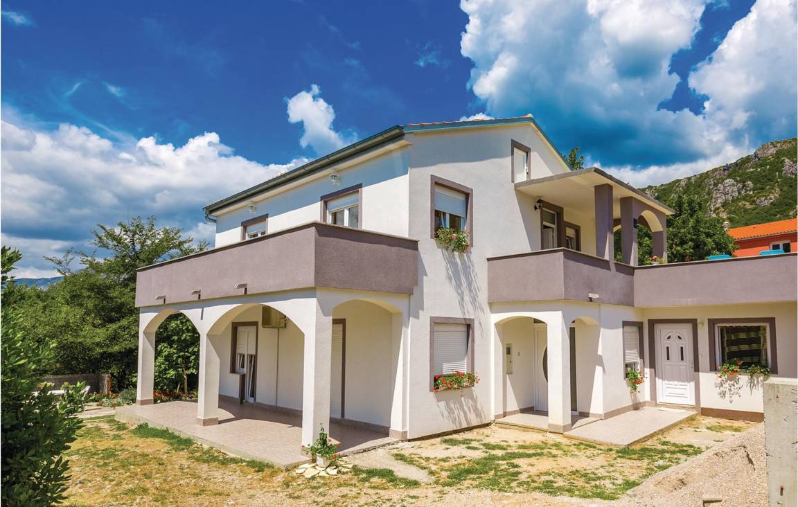 76 M² Apartment ∙ 3 Bedrooms ∙ 6 Guests - Crikvenica