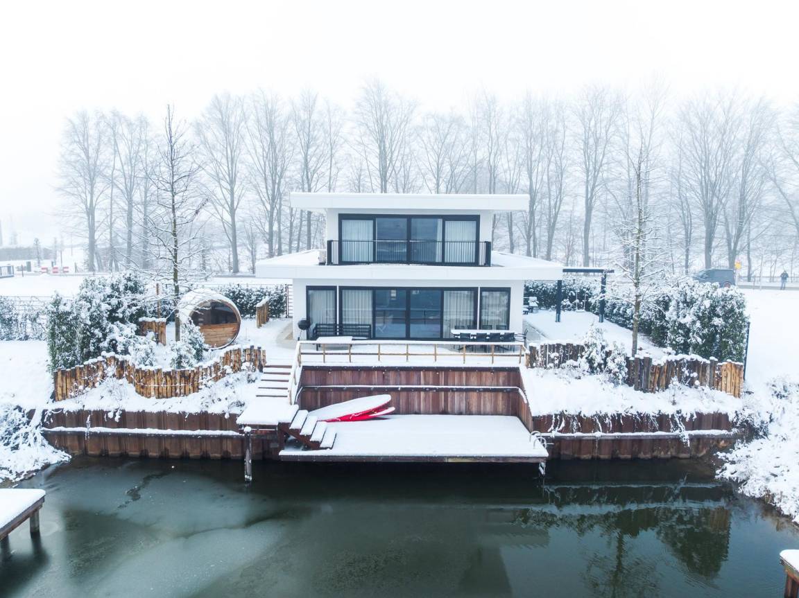 221 M² Bungalow ∙ 4 Slaapkamers ∙ 10 Gasten - Flevoland