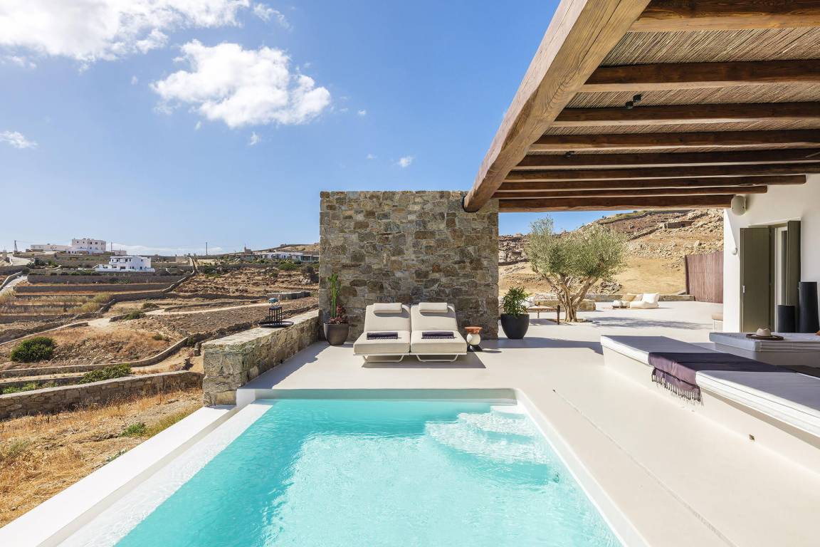230 M² Villa ∙ 4 Bedrooms ∙ 8 Guests - Mykonos Region