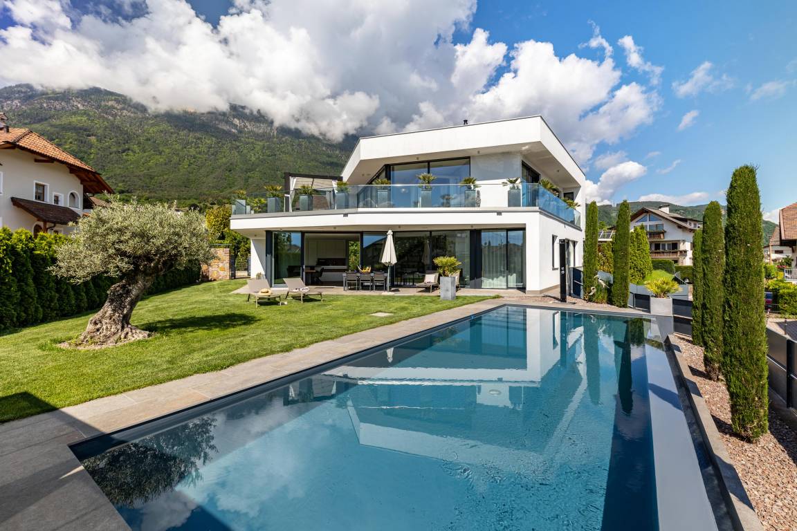 240 M² Villa ∙ 4 Schlafzimmer ∙ 8 Gäste - Bozen