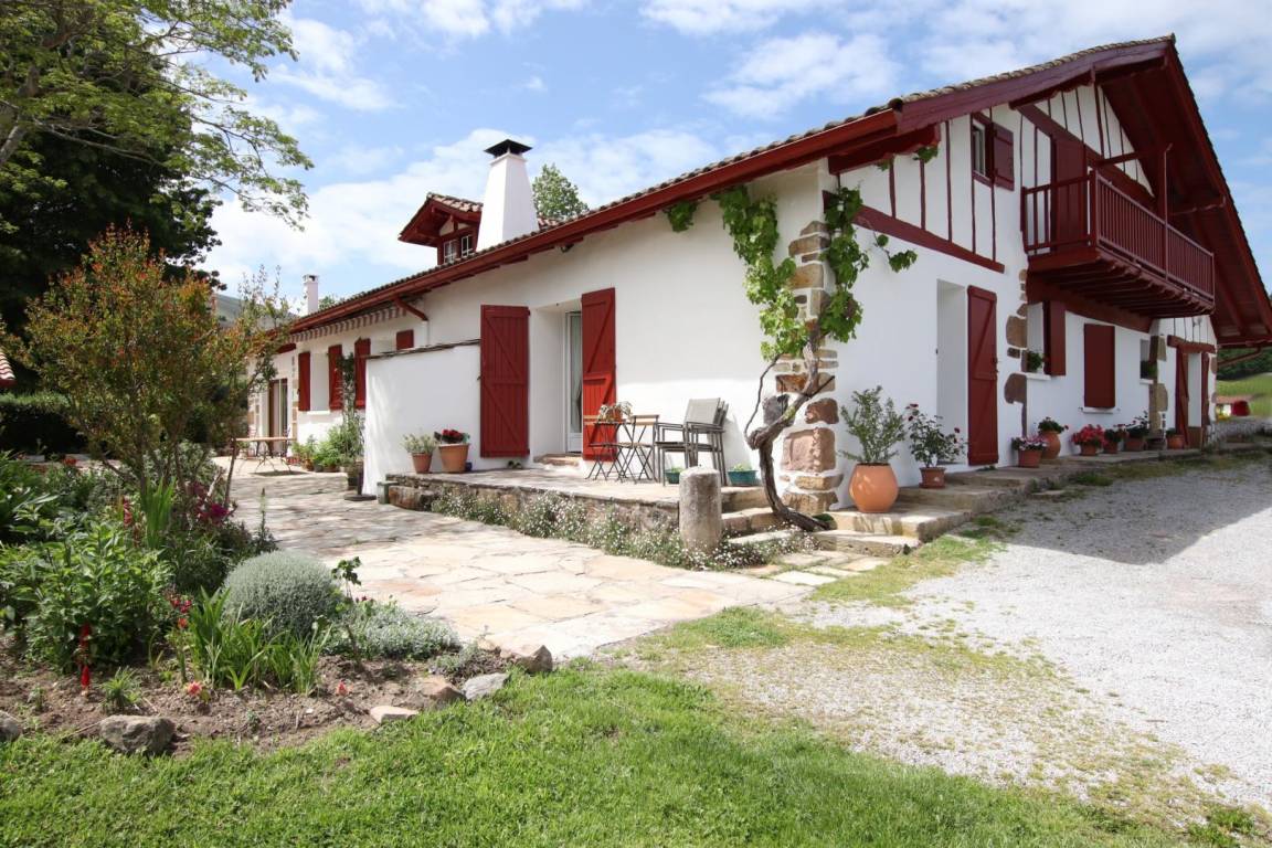 78 M² Gîte ∙ 3 Bedrooms ∙ 4 Guests - Sare