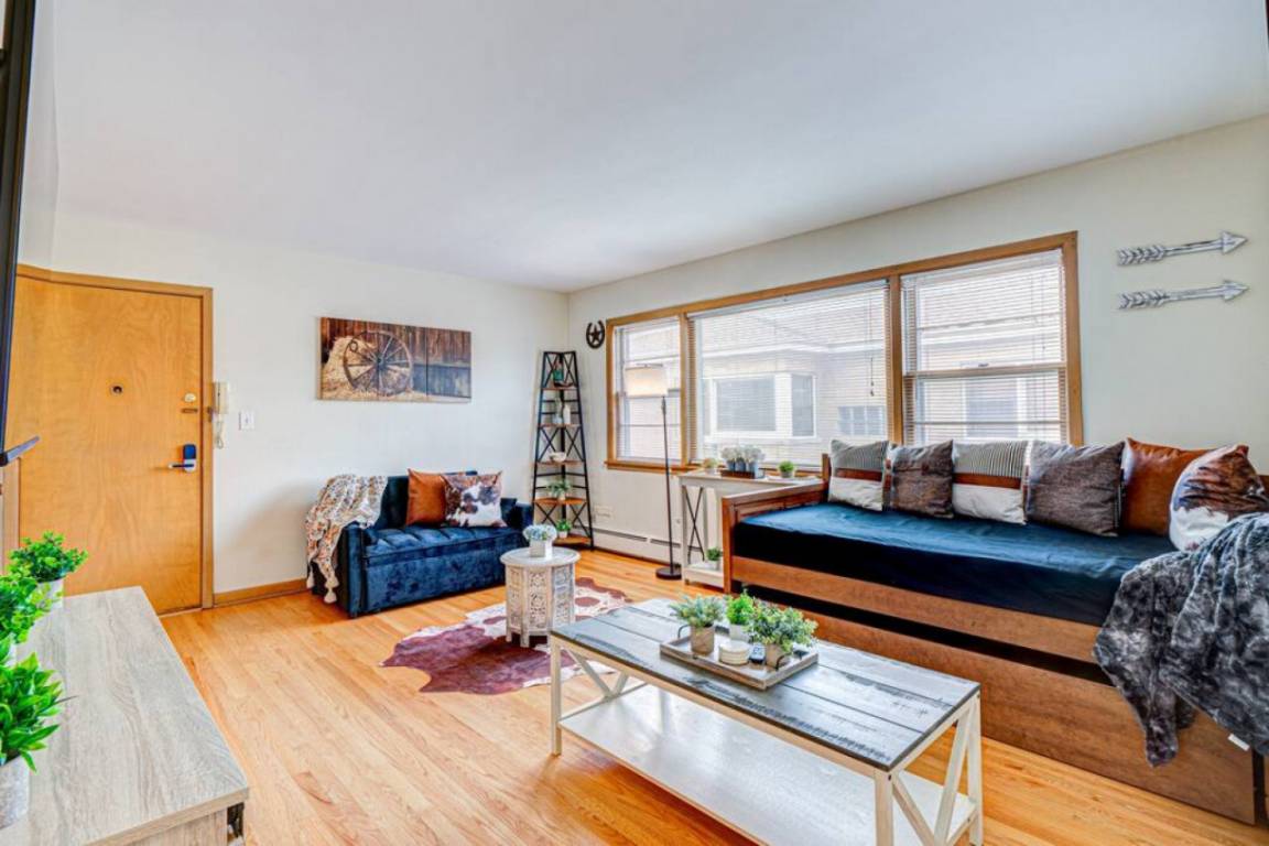 46 M² Apartment ∙ 2 Bedrooms ∙ 13 Guests - Chicago, IL