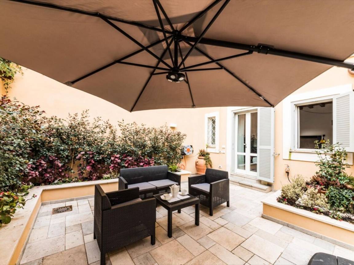 120 M² Apartment ∙ 5 Bedrooms ∙ 9 Guests - Rome