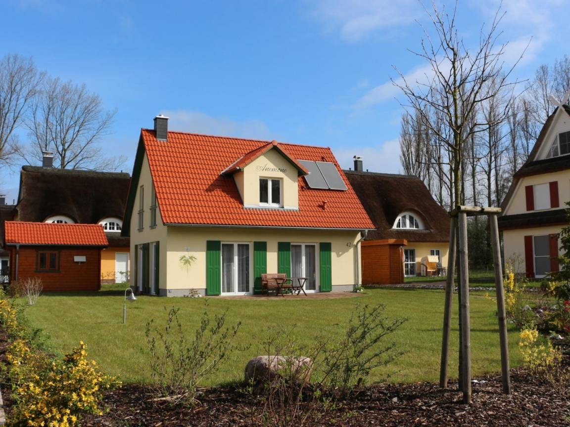 94 M² Ferienhaus ∙ 3 Schlafzimmer ∙ 5 Gäste - Glowe