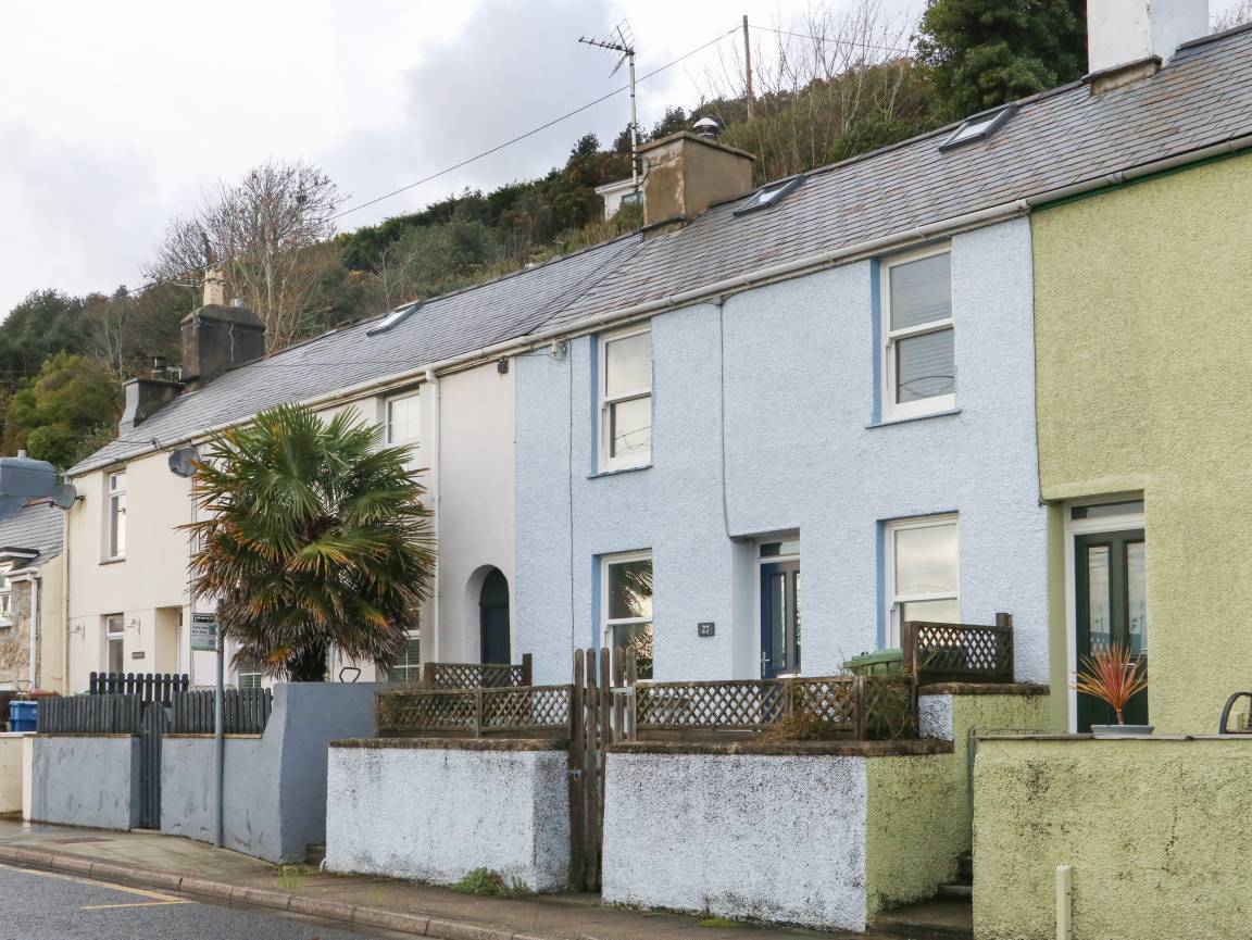Cottage ∙ 3 Bedrooms ∙ 4 Guests - Pwllheli