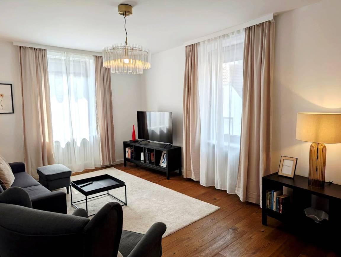 70 M² Ferienwohnung ∙ 1 Schlafzimmer ∙ 2 Gäste - Bad Dürkheim