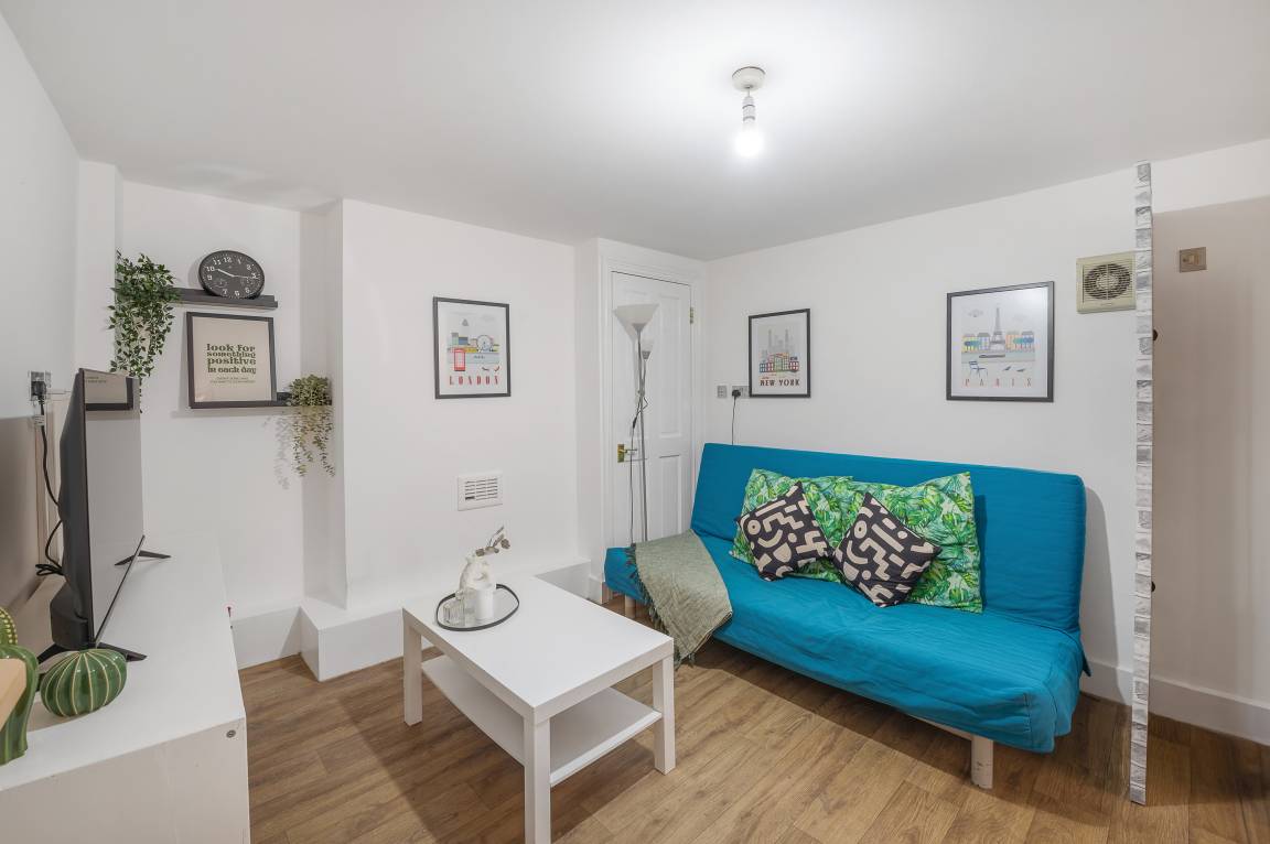 110 M² Apartment ∙ 2 Bedrooms ∙ 5 Guests - Whitehall