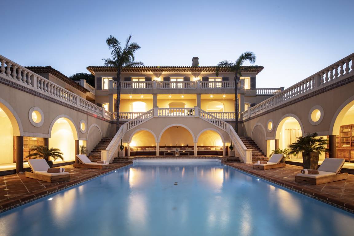 650 M² Villa ∙ 8 Bedrooms ∙ 14 Guests - Saint-Tropez