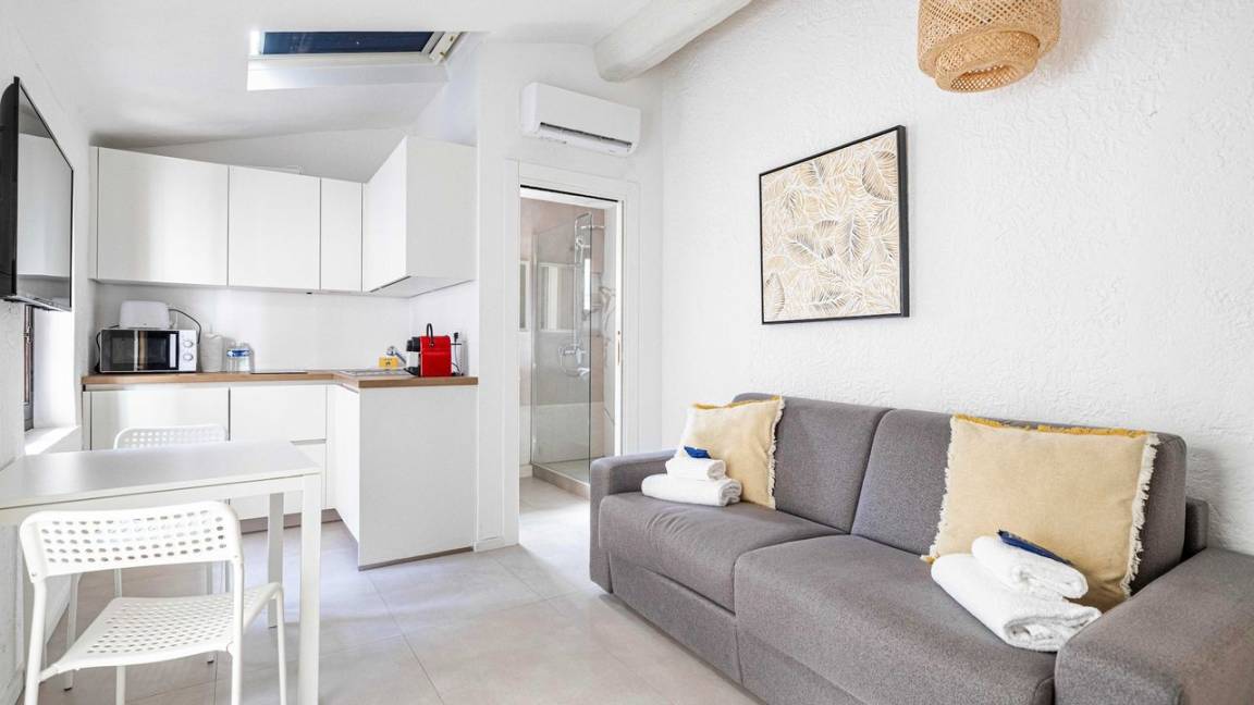 20 M² Hôtel ∙ 2 Personnes - Cannes