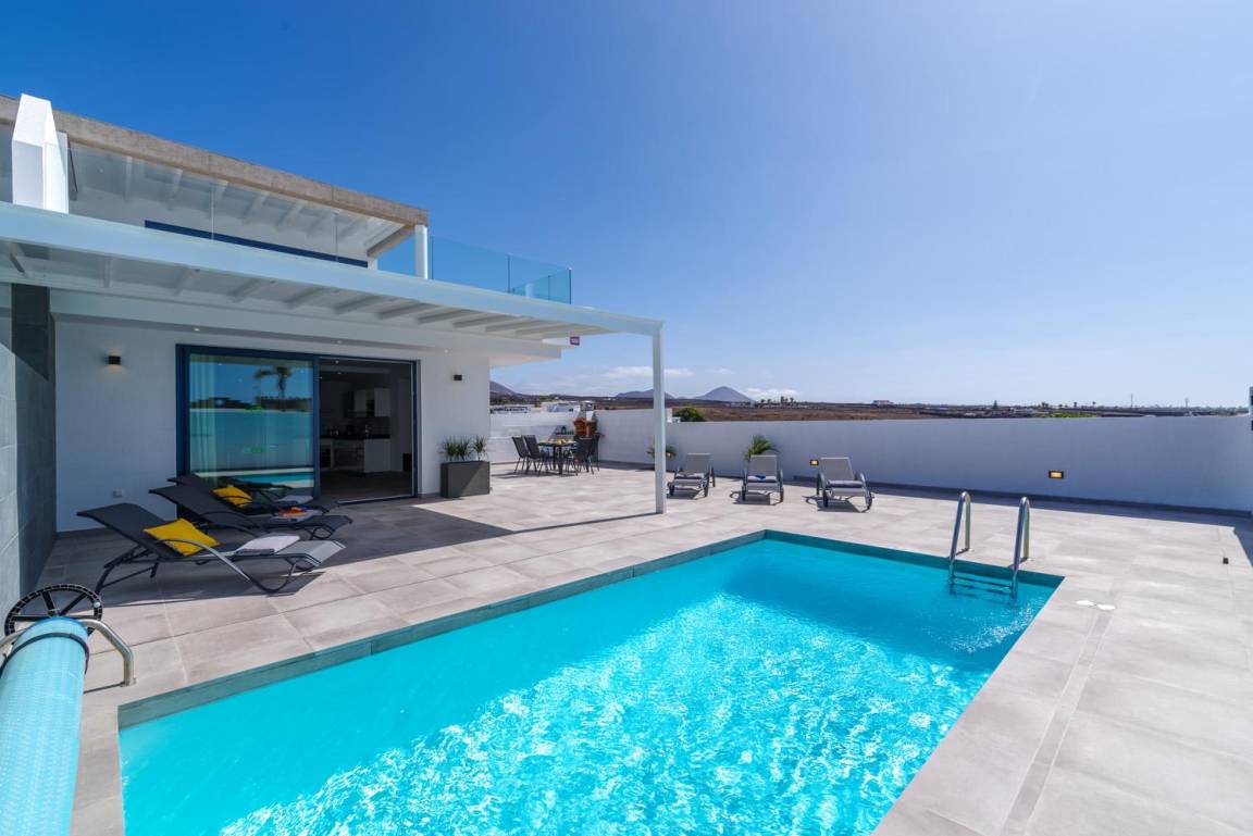 Villa ∙ 3 Bedrooms ∙ 6 Guests - Lanzarote