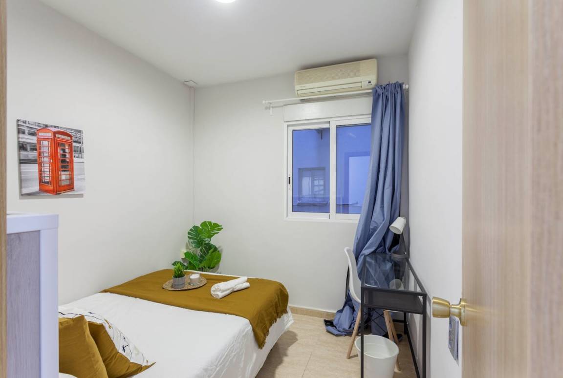 250 M² Private Room ∙ 1 Bedroom ∙ 9 Guests - Valencia